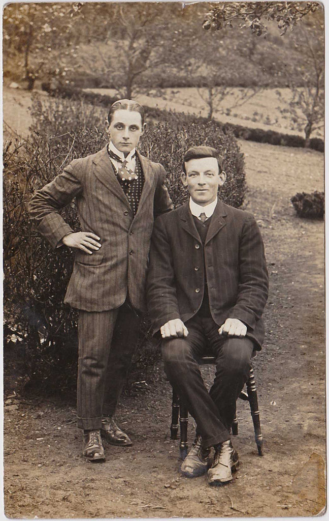 Two Dandies Pose Outdoors – Homobilia