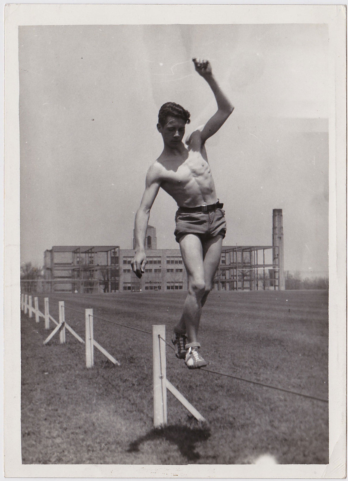 Athlete Balancing on Wire – Homobilia
