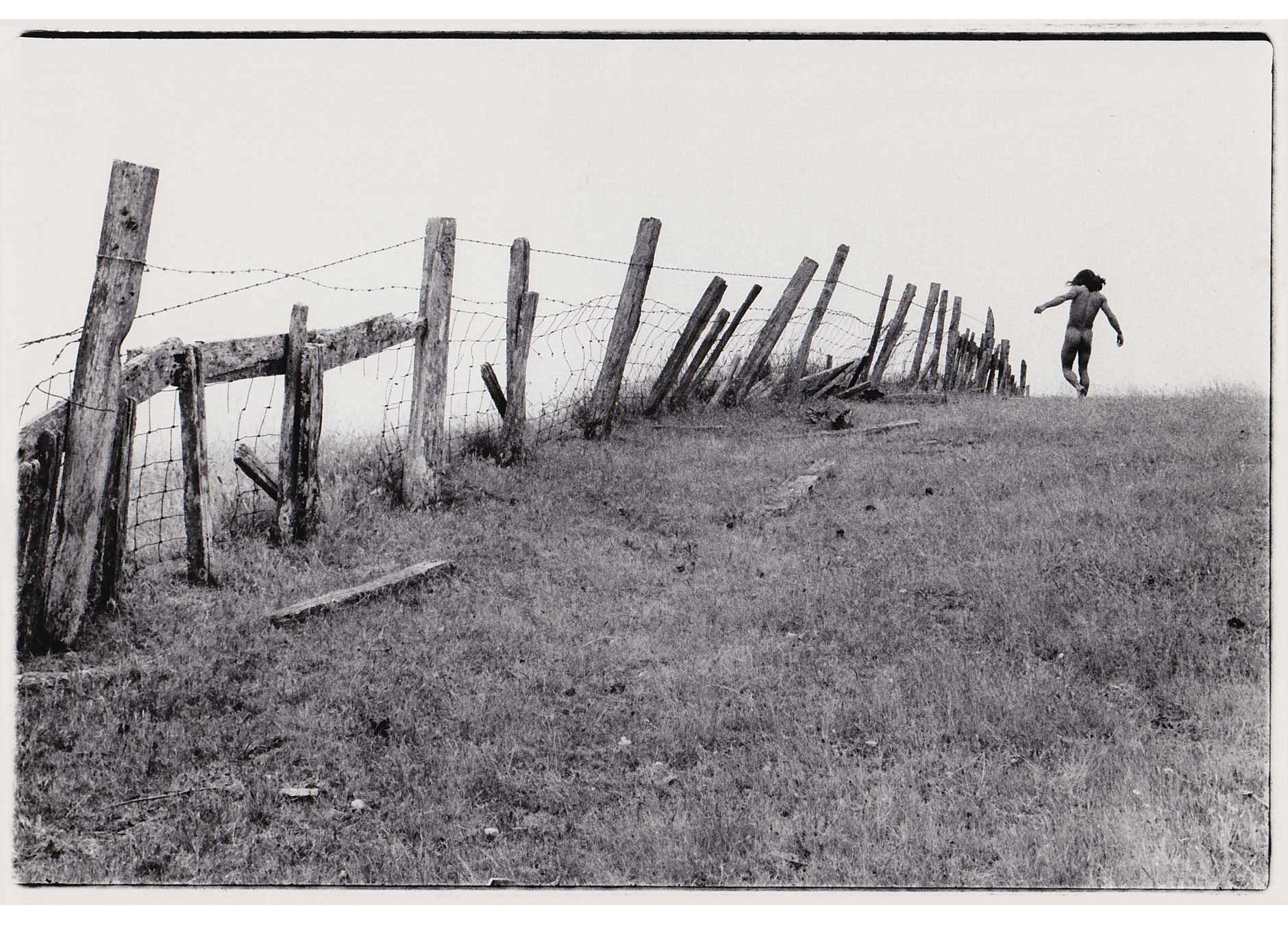Crawford Barton Vintage Photo: Male Nude Running Along Fence – Homobilia